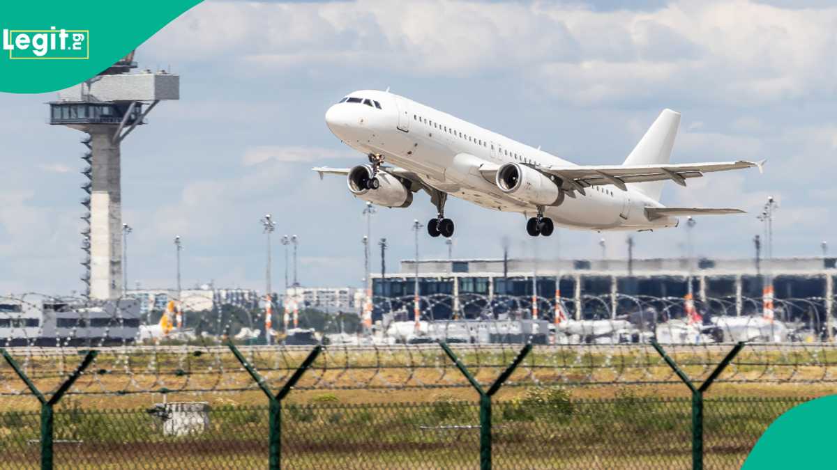 Abuja: Big hole at airport runway forces plane to drop passengers, see ...