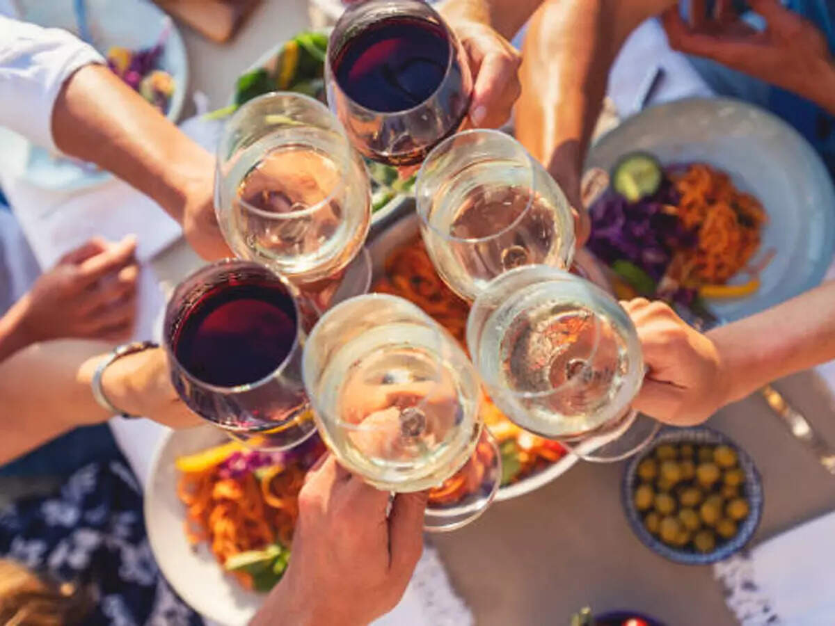 Red Wine vs White Wine: Know the key differences before you sip
