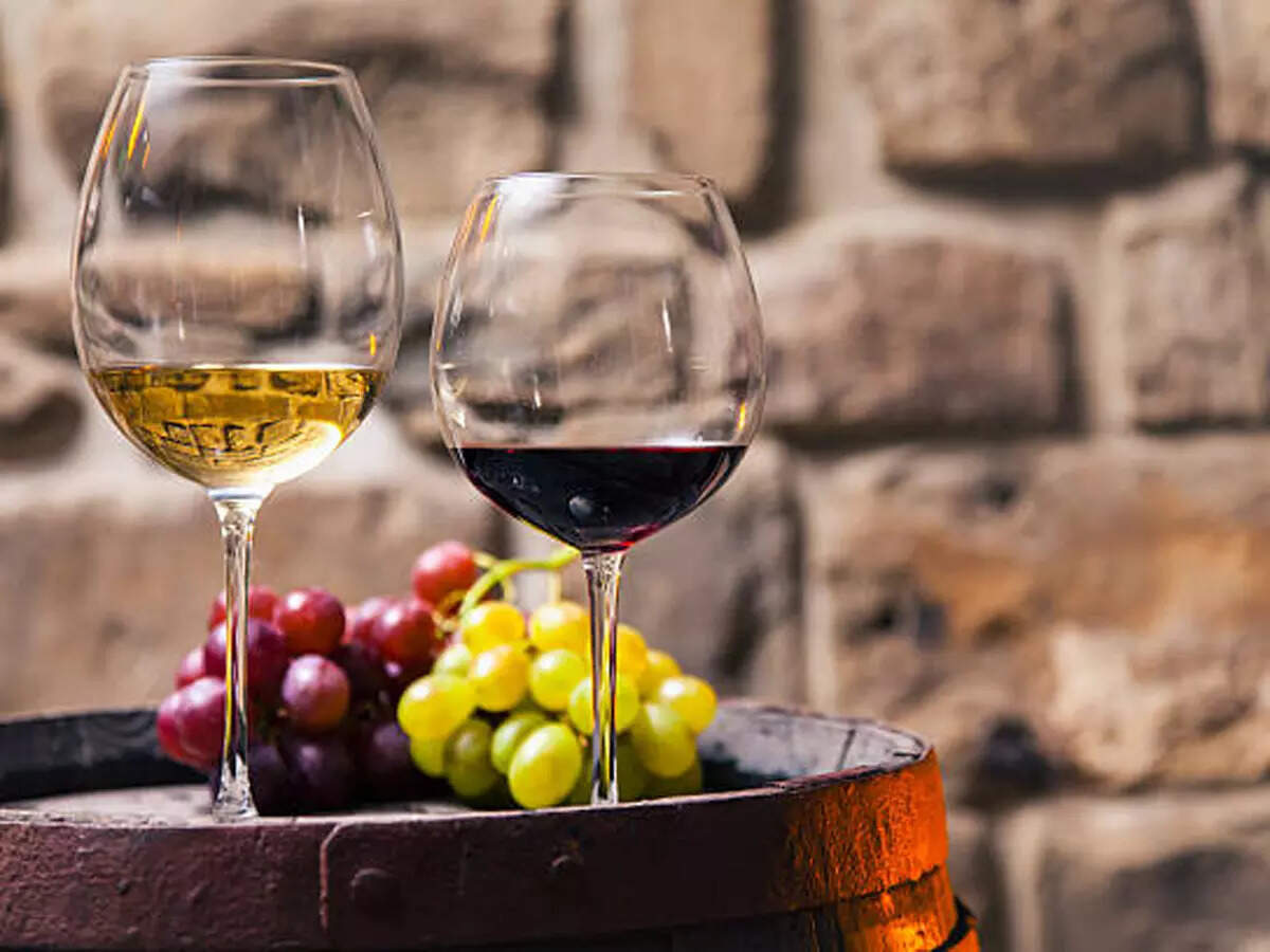 Red Wine vs White Wine: Know the key differences before you sip
