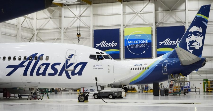 Alaska Airlines resumes operations after outage grounds flights