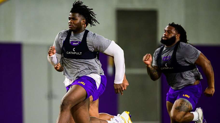 Prized LSU Football Defensive Lineman Displays Eye-Opening Body ...