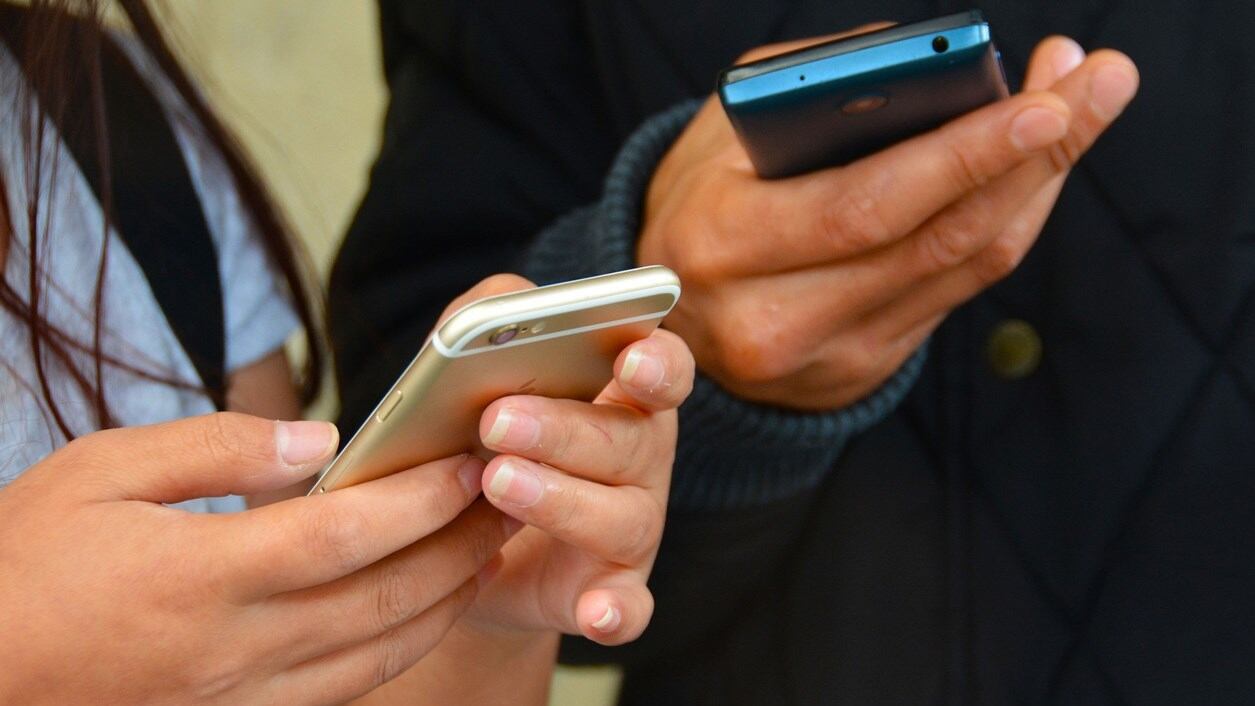 Cell Phone Courtesy Month serves as reminder to mind your manners