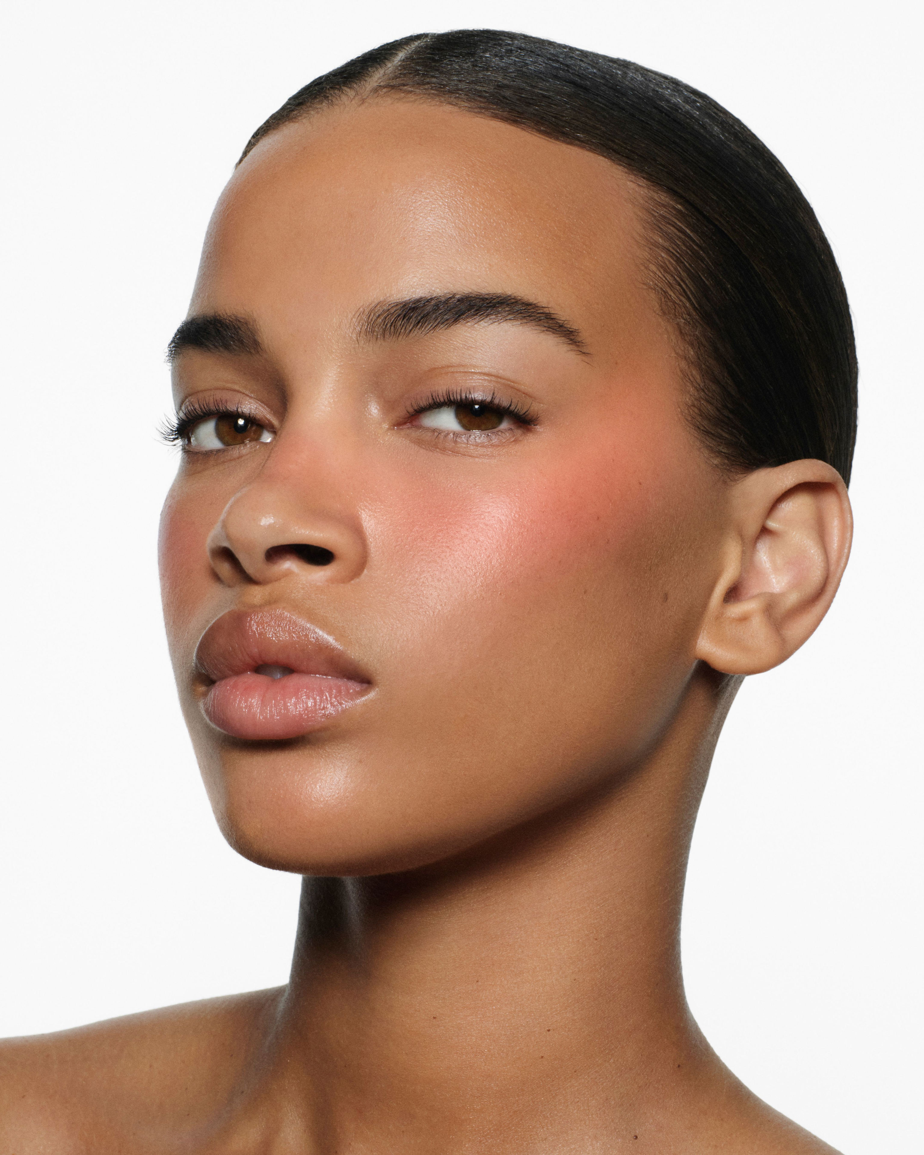 Victoria Beckham lance le meilleur blush effet bonne mine
