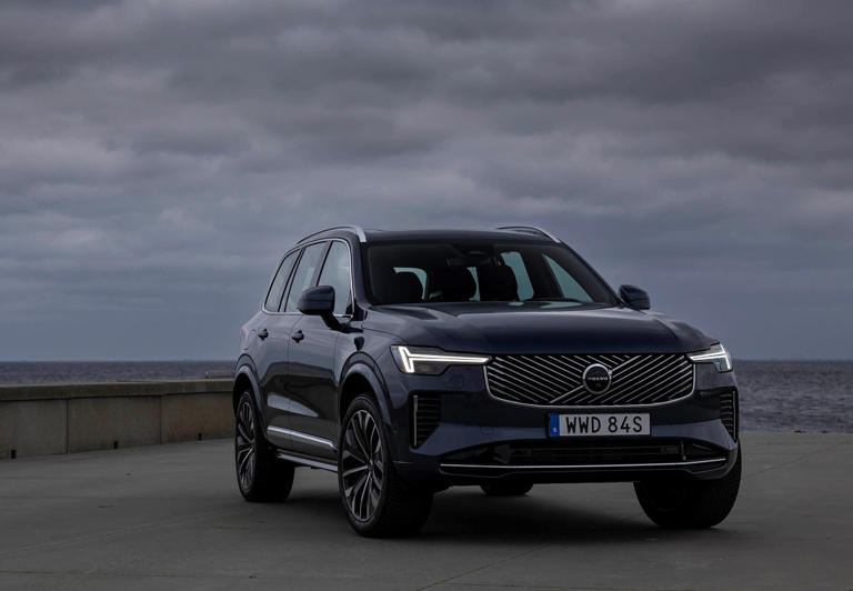 Volvo XC90: altro che pensione, per il SUV si prepara a una nuova vita