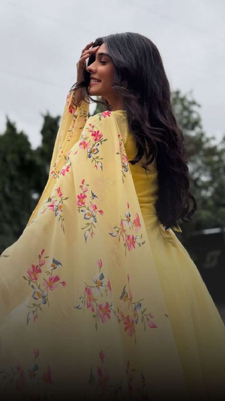 6 Beautiful Ethnic Looks Of Pranali Rathod To Recreate For Monsoon Wedding