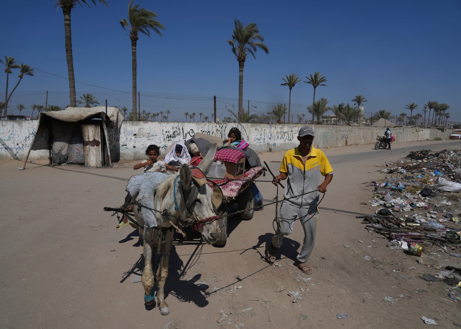 UN agency says Israeli tanks and snipers opened fire on Gaza crowd ...