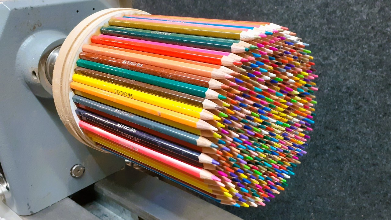 Man Uses Pencils And Turns Them Into Something Beautiful