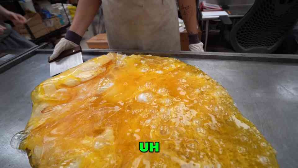 Bubbly Candy Experiment: Fizz, Foam, and Unexpected Reactions!