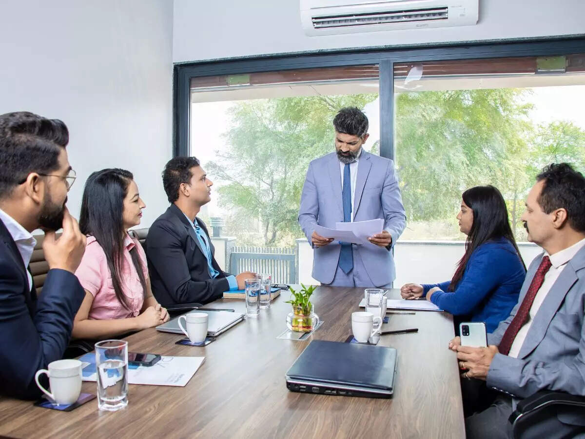 Employee's interview ends up making the boss apologise to entire staff ...