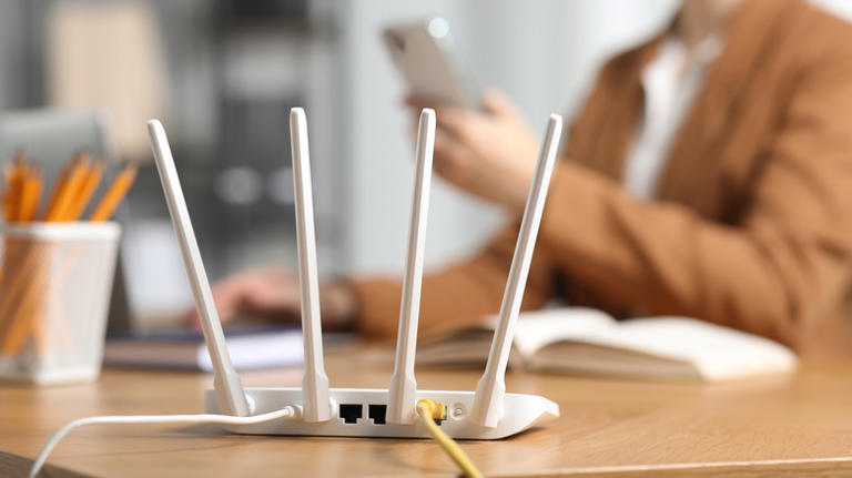 Here's How Your Wi-Fi Router's Antennas Should Be Positioned For ...