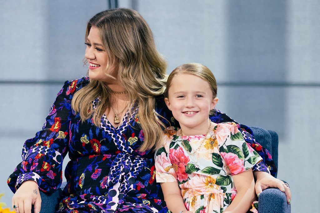 Kelly Clarkson's daughter gives Blue Ivy a run for her money with duet ...