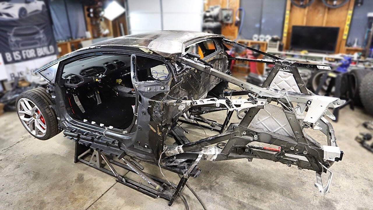 We Replaced The Burnt Huracan Frame!!