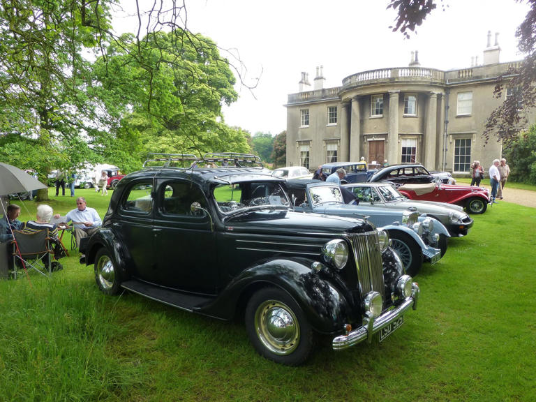 Classic car rally at Scampston Hall