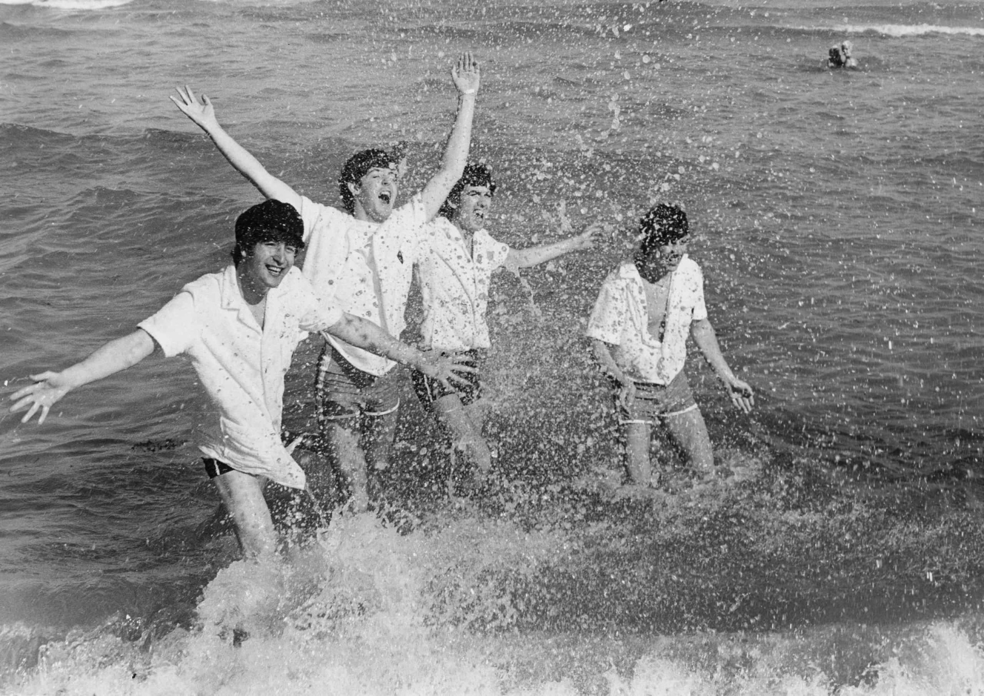 Sommernostalgie: Retro-Fotos von Stars am Strand