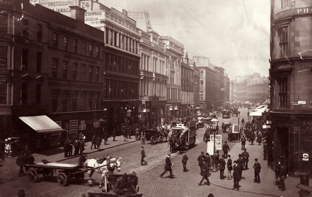 Historic street scenes and familiar buildings in Glasgow as they were ...