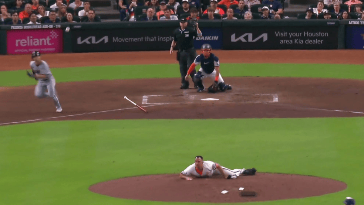 MLB: Astros Pitcher Gets Hit in the Head by a Line Drive and Collapses ...