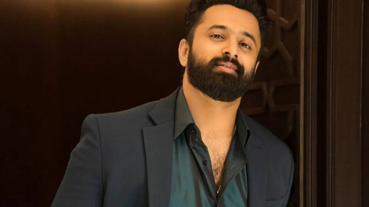 Unni Mukundan’s Instagram Account Hacked; Actor Issues Warning to Fans ...
