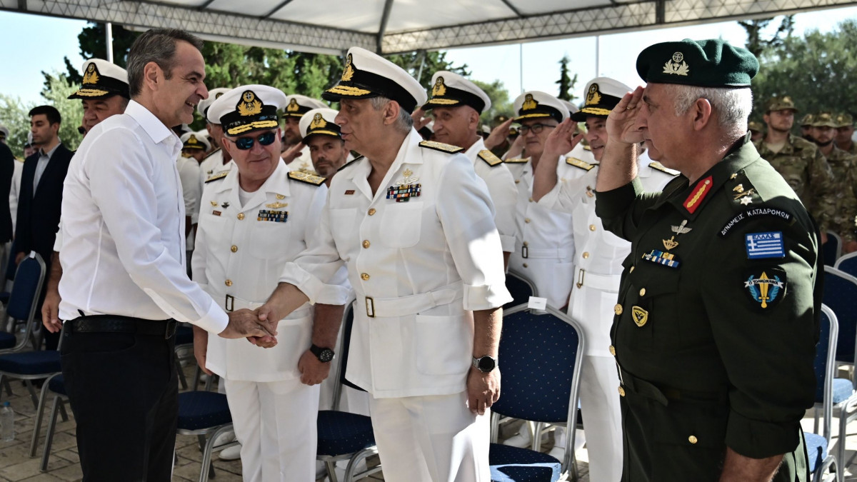 Μητσοτάκης από Σκαραμαγκά: Τα ΟΥΚ υπήρξαν ανέκαθεν στην ελληνική ...