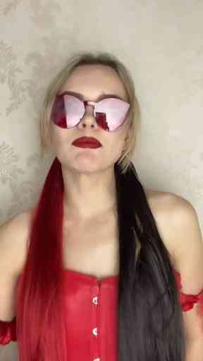 Does Red Look Good On Me?