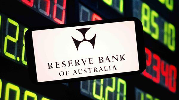RBA holds cash rate in defiance of widespread expectations