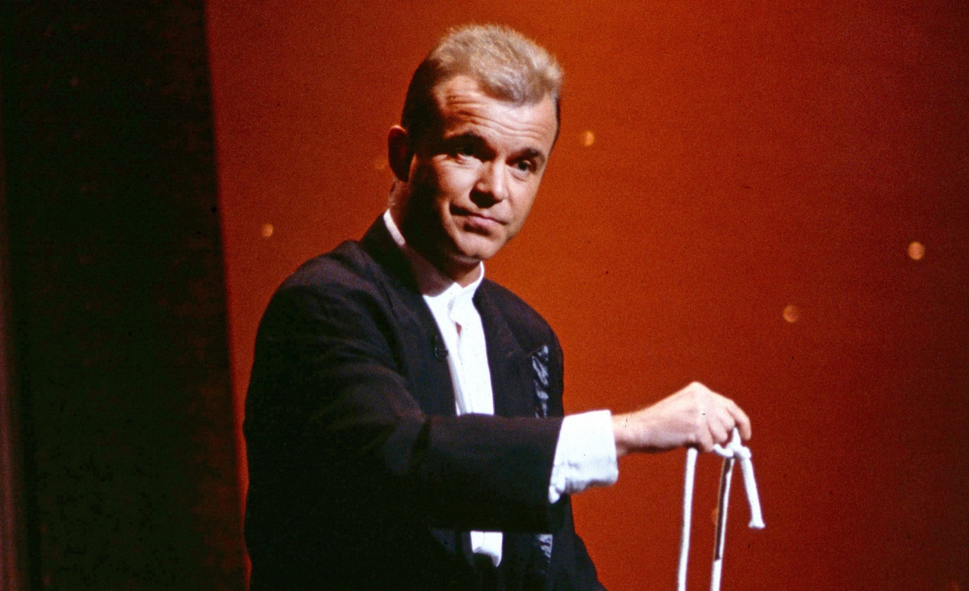 90s TV magician Wayne Dobson dies aged 68