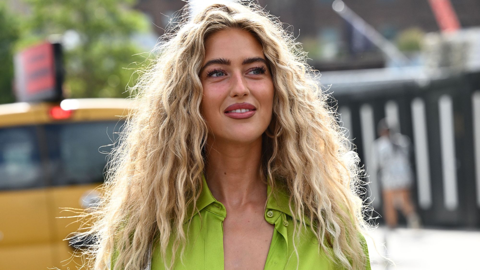 Cheveux : 5 astuces pour se débarrasser des pointes fourchues et éviter ...