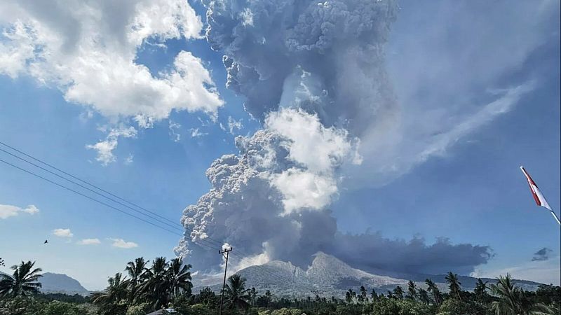 Is it safe to fly to Bali? Flights cancelled and delayed after ...