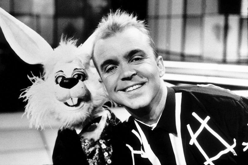 Leicestershire TV magician Wayne Dobson dies after MS battle