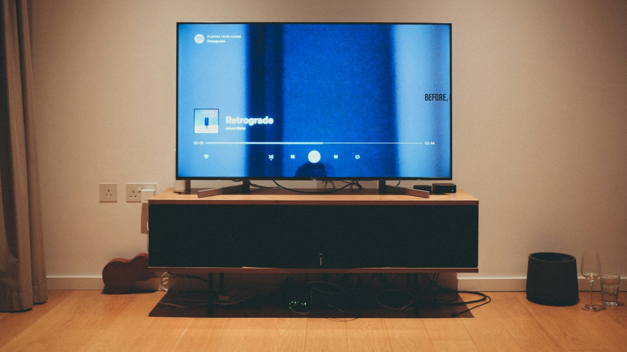 How To Use A Computer Monitor As A TV