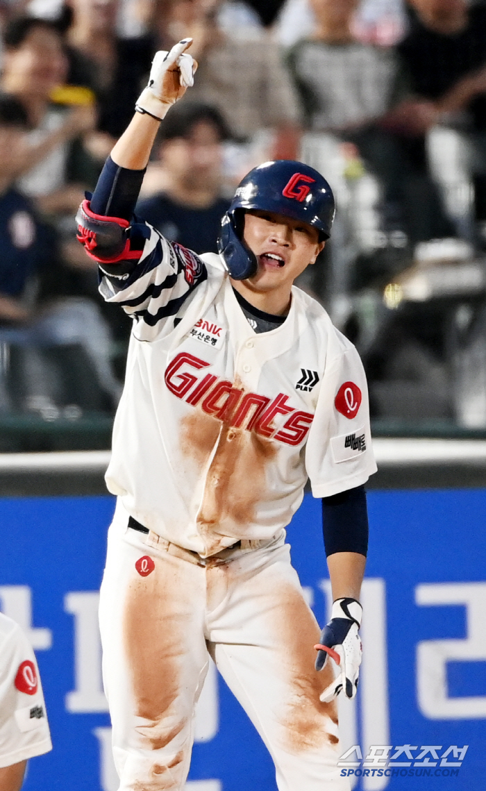 Park Chan-hyung's come-from-behind RBI triple explodes