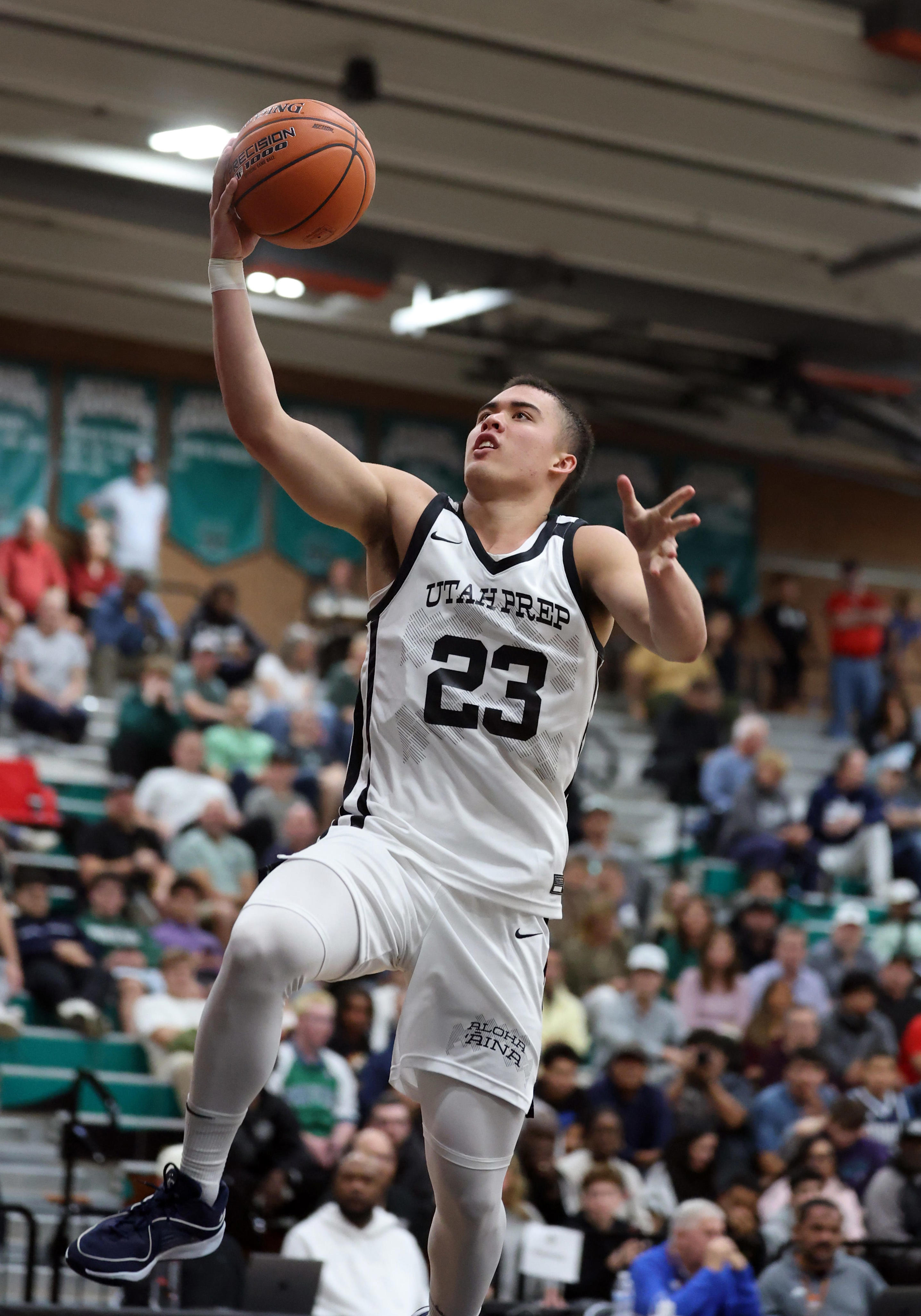 JJ Mandaquit raves about future Washington basketball teamate Hannes Steinbach