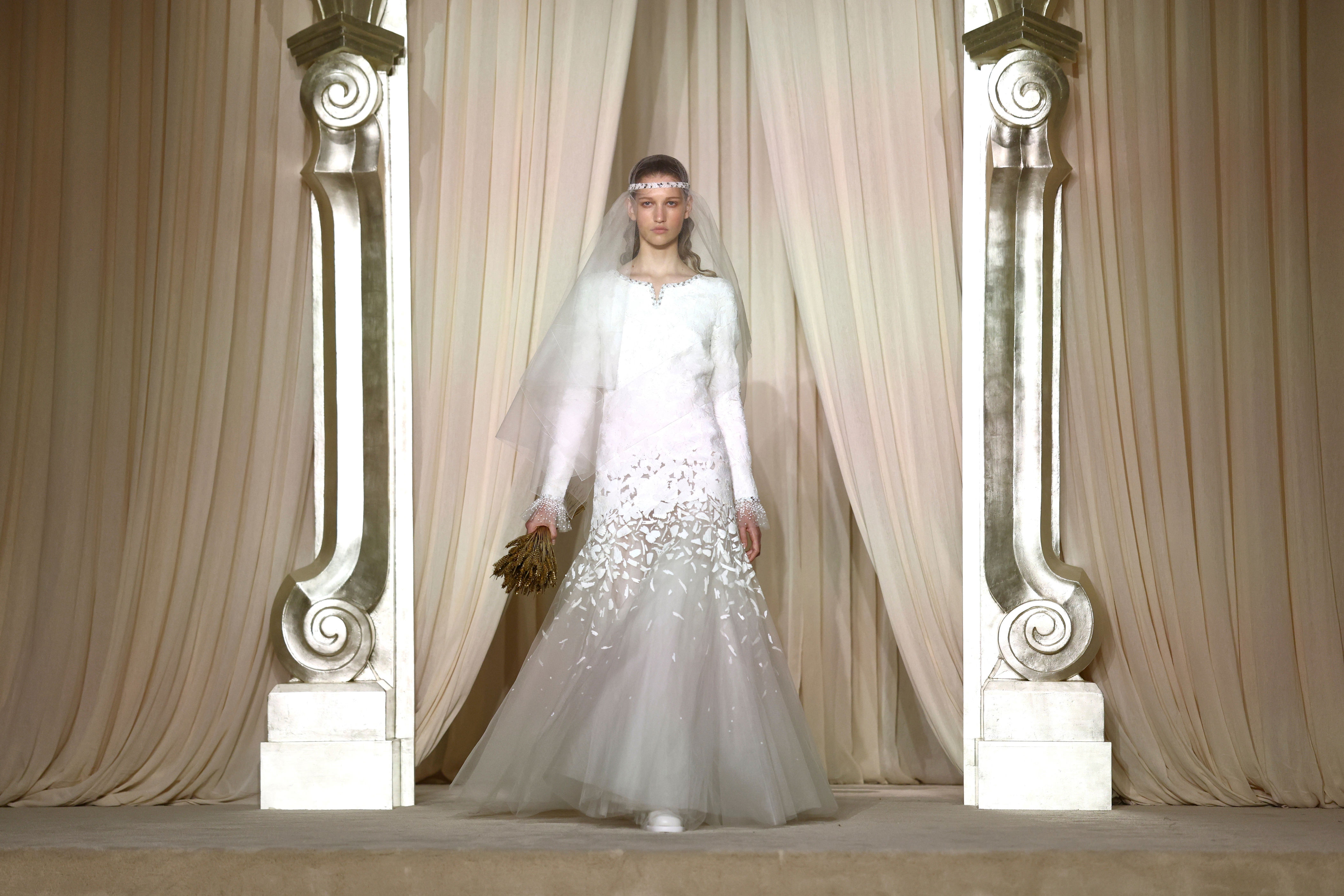 Chanel bids farewell with a harvest-inspired couture show before Blazy ...