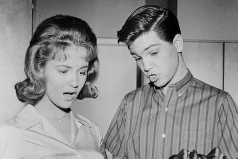 6 Pop Stars from the ‘60s Who Were Absolutely Everywhere – Then Disappeared