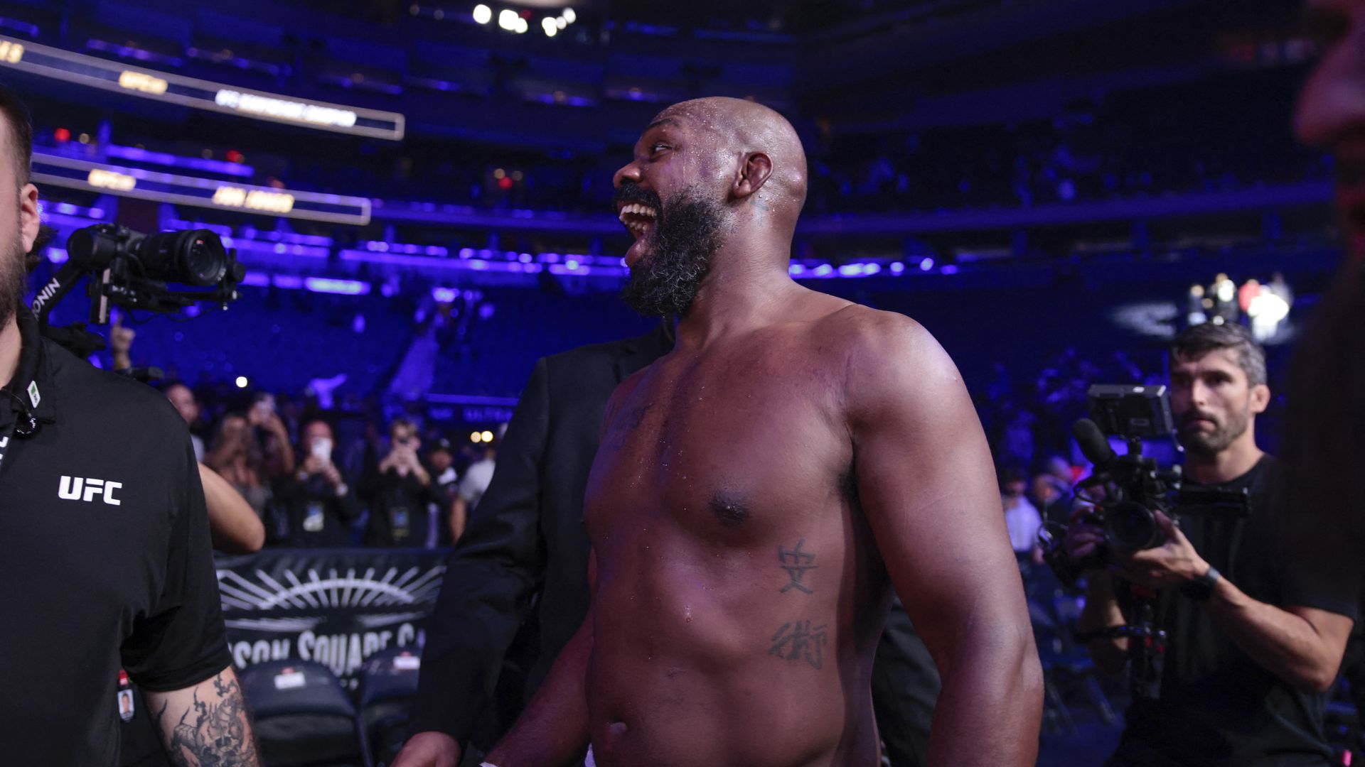 Jones Shakes Off Cobwebs, Steps Back Into Gym