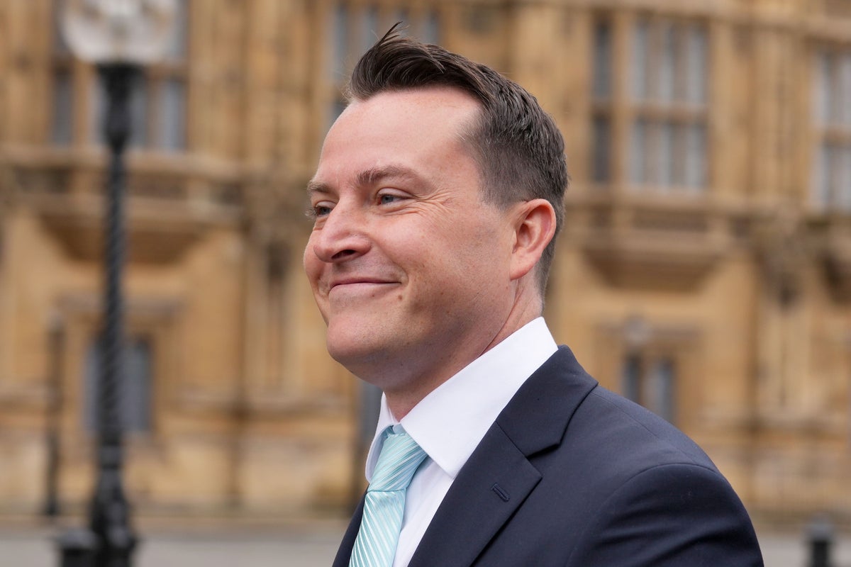 Suspended Reform MP James McMurdock quits party after Covid loan questions