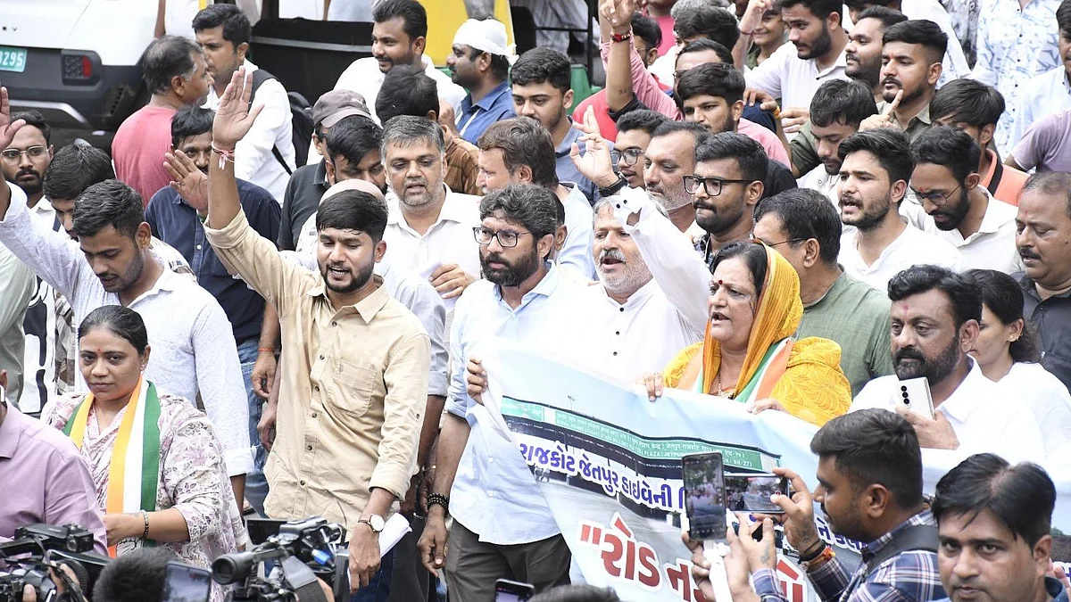 Congress MLA Jignesh Mevani Dares PM Modi To Try Roadshow On Rajkot ...