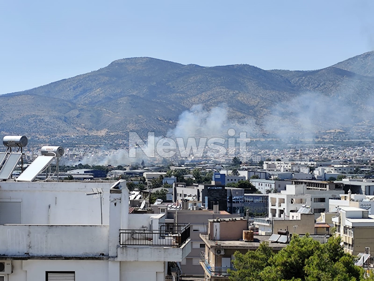 Φωτιά σε υπαίθριο χώρο στον Δήμο Αχαρνών
