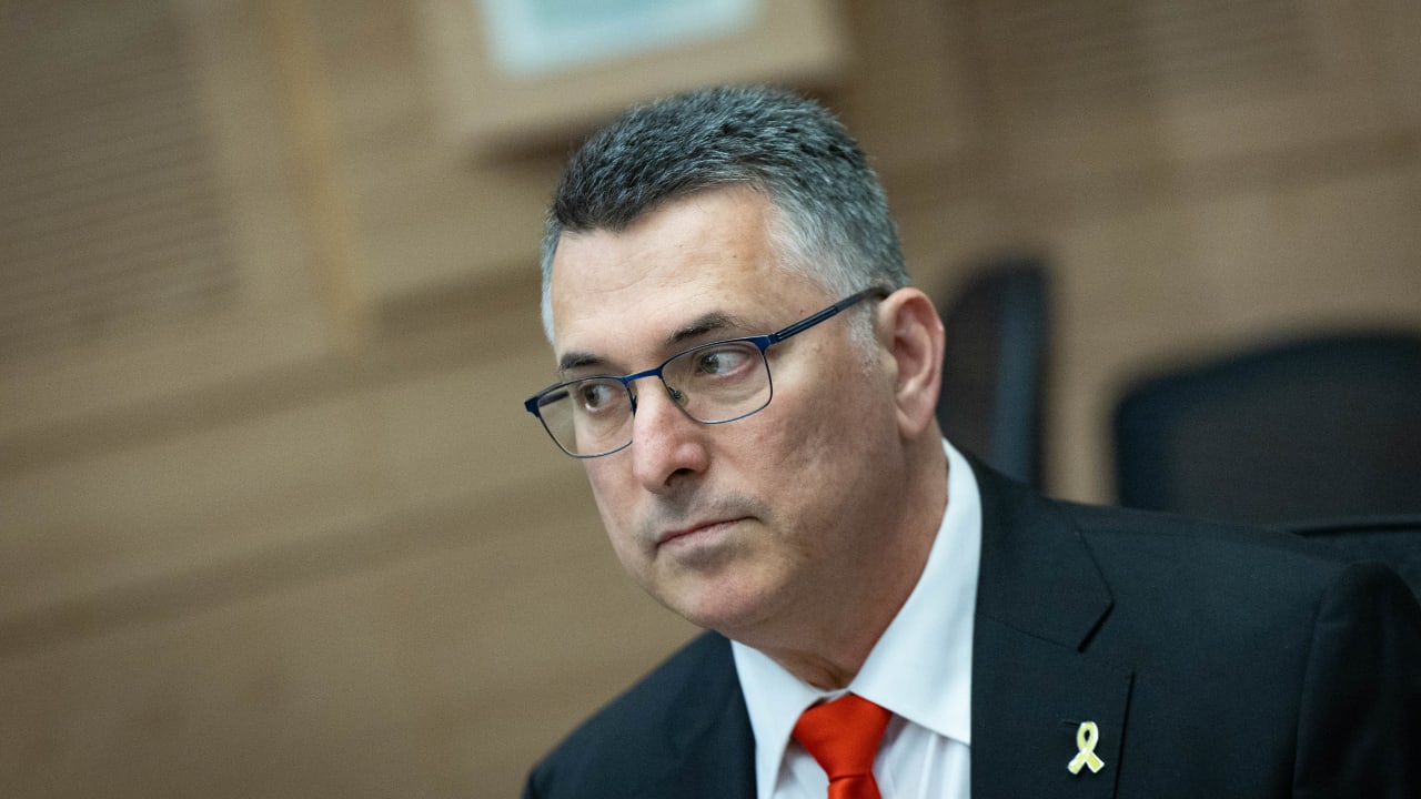 Gideon Sa'ar resigns as Knesset member, will continue as Foreign Minister