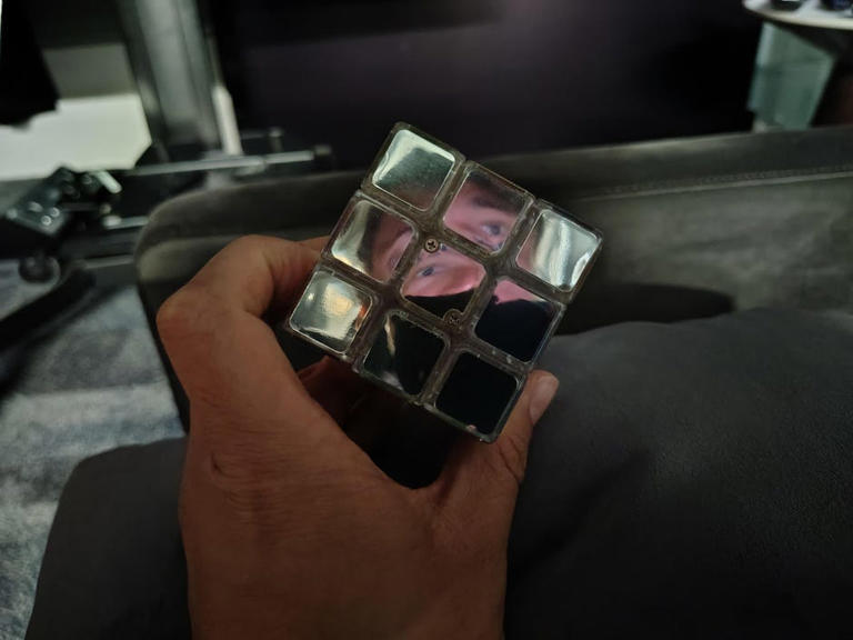 This Light-Pulsing Rubik's Cube Is a Dazzling Way to Play in the Dark