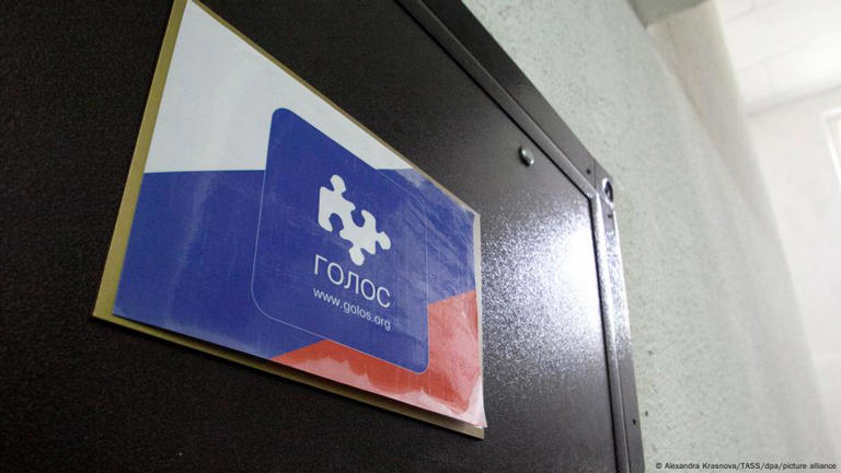 Russia's election watchdog and voter rights group disbands