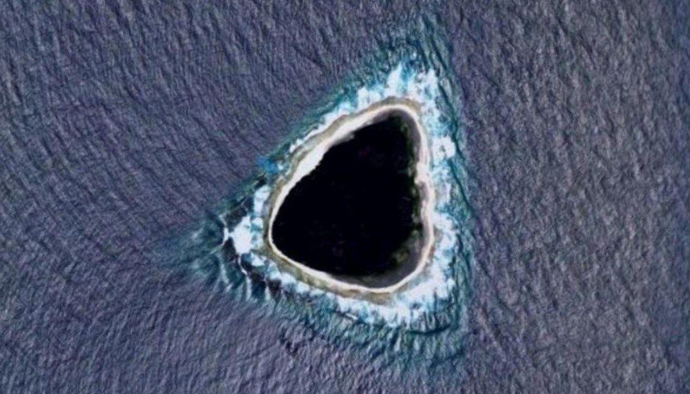 People thought this was a hole in the ocean. The truth is even more ...