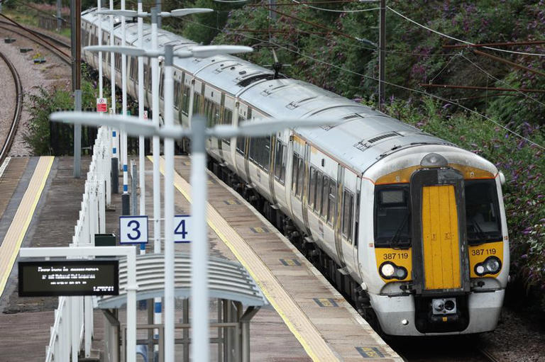 Major c2c delays due to "urgent" repairs in Thurrock with replacement ...
