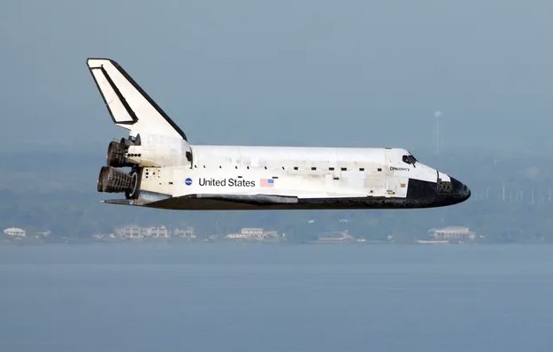 🛰️ Big beautiful bill shakes NASA—$85M move sends Discovery shuttle to ...