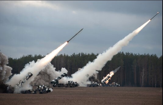 U.S. Army unveils AI-powered missile launchers that can fire, reload ...