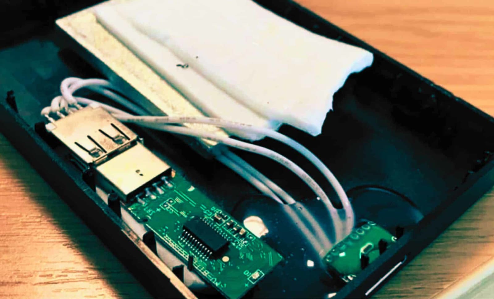 A Gamer Opens His Defective Hard Disk and Can Hardly Contain It ...