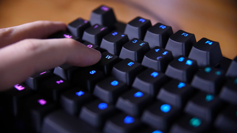 What Are Optical Keyboard Switches And What Benefits Do They Offer Gamers?