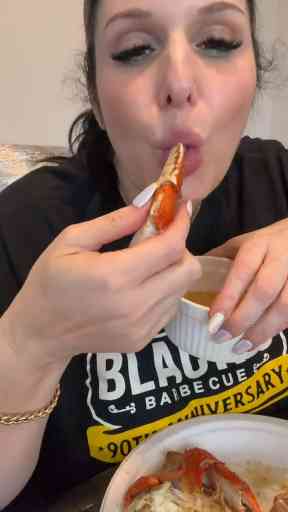 Delicious Mukbang: Steamed Crab Eating Experience