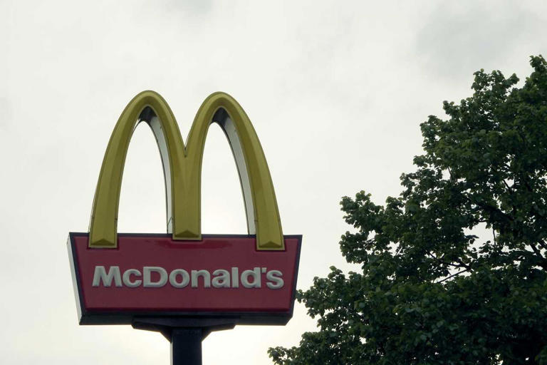 Fried apple pie returning to McDonald's: What to know