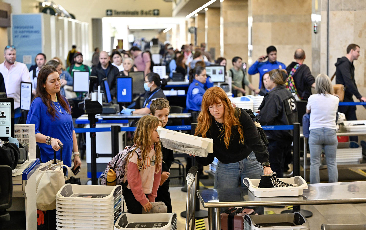 Passengers at Select Airports Will Be Able to Keep Shoes on in Standard ...