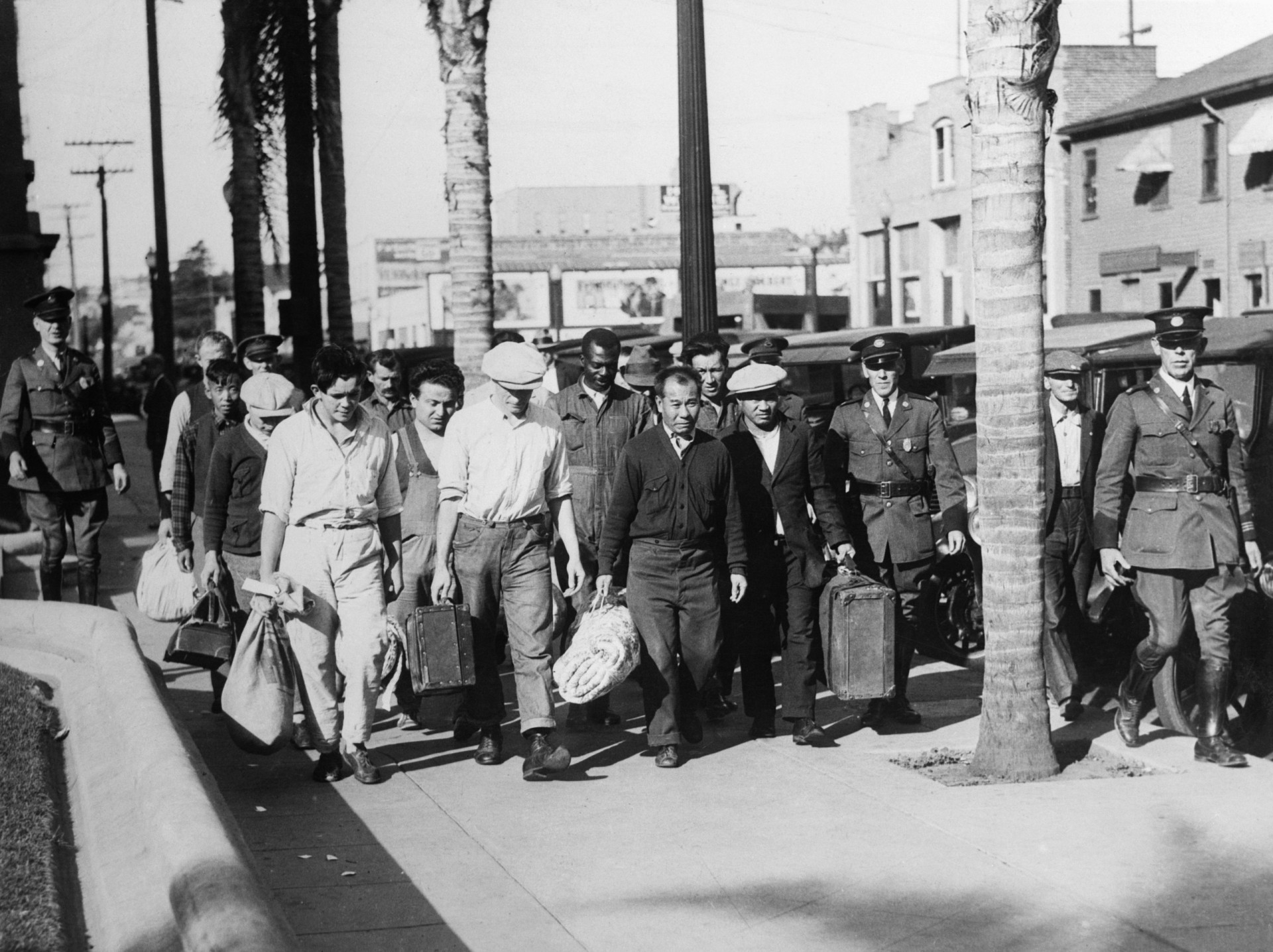 What was life like in 1920s America?